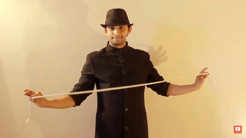 紐（ひも）を使った簡単マジック『首をすり抜けるロープ』のやり方